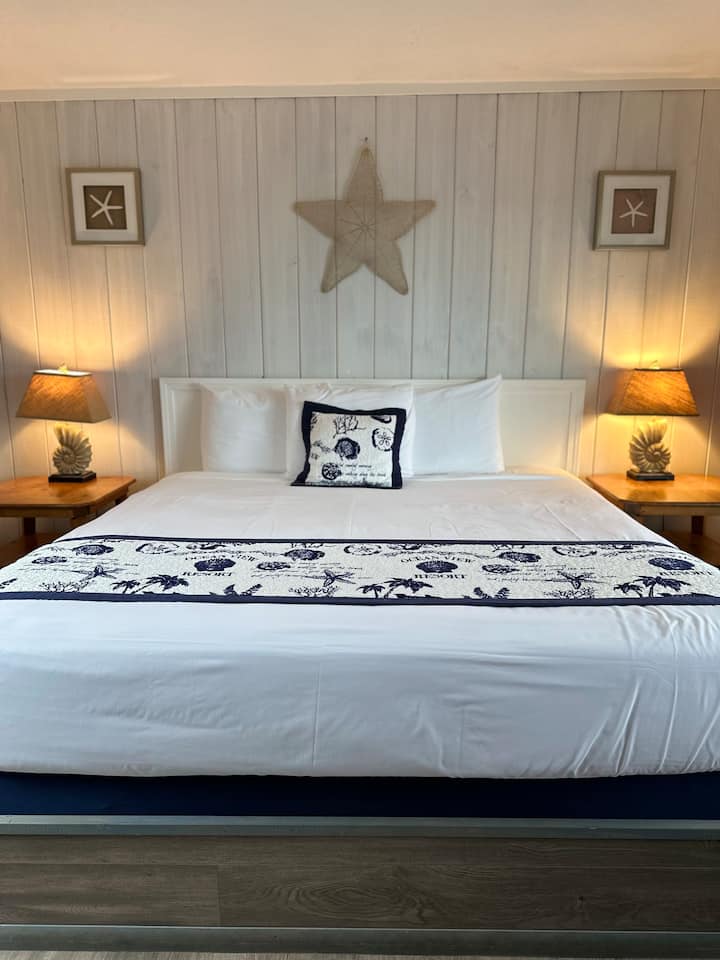 King Room (No Ocean View) - Yachats, OR