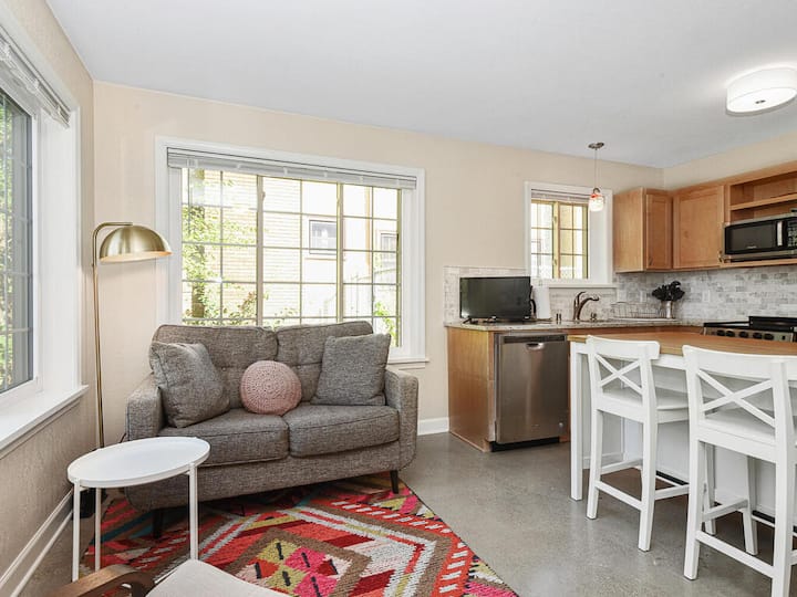 Cozy Duplex In Prime Location-unit A - 미니애폴리스