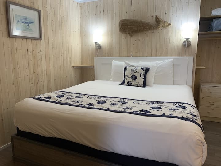 Deluxe King Room Oceanfront - Waldport, OR