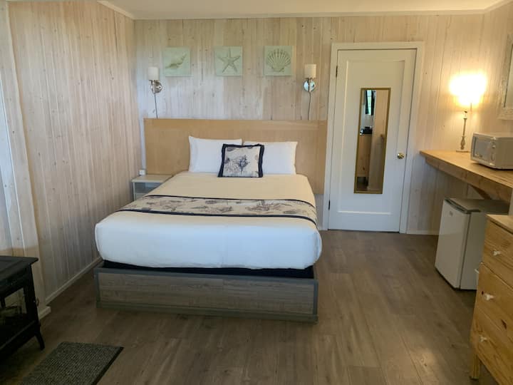 Deluxe Queen Room Oceanfront - Yachats, OR
