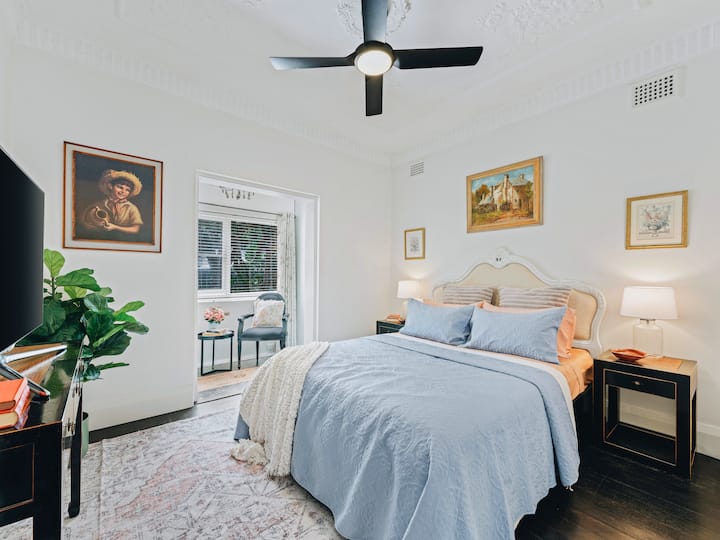 Xq Collection Jaques La Maison, Bondi Beach - Bondi Beach