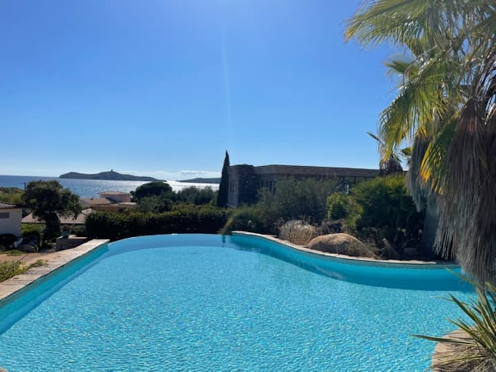Pinarello Dans Résidence Villa,  Pour 7,  Piscine - Korzika