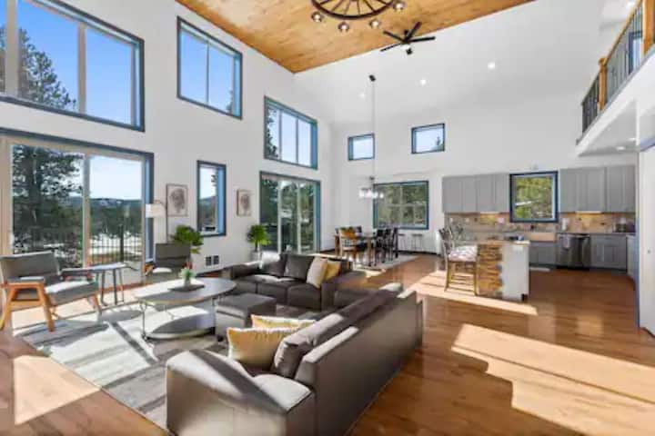 Luxurious Splendor W Hot-tub/scenic, Nearby Skiing - Nederland, CO