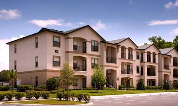 Spacious & Cozy Apartment - Wildwood, FL