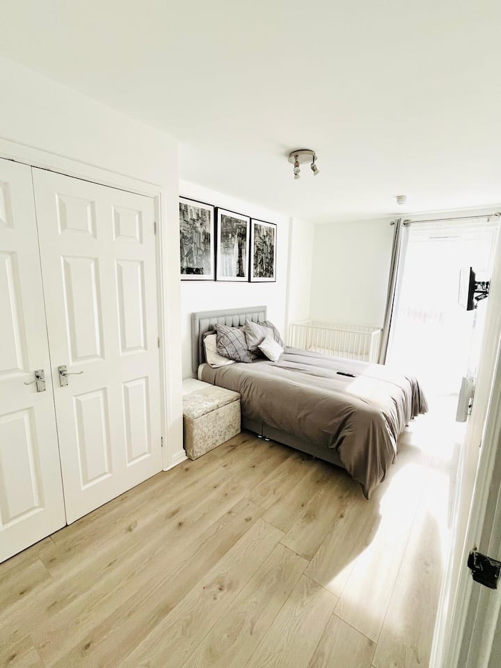 Stylish Apartment Newbury Park - Ilford
