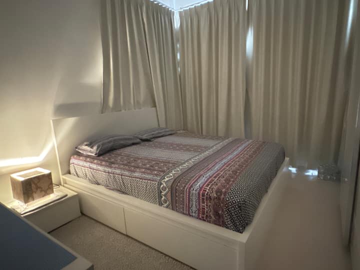 Great Mates Apartment Room - Abu Dhabi