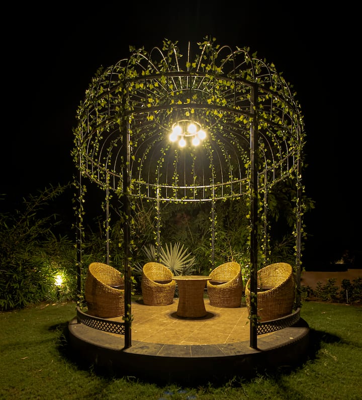 Ebonystays | Cozy 2bhk Garden Villa, Sanand - Sanand