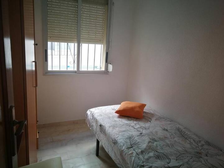 Habitación Individual (1x90cm)- Calle Alameda - Benidorm