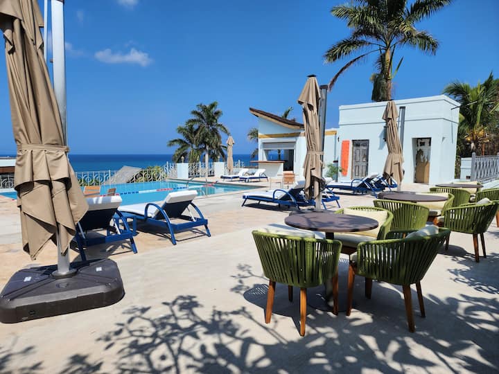 Standard Double Room In Hotel 39 – Hillside View - Montego Bay