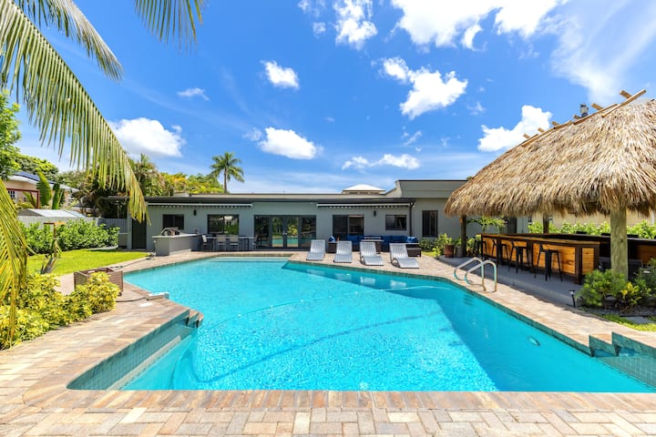 Tropical Staycation - Sunrise, FL