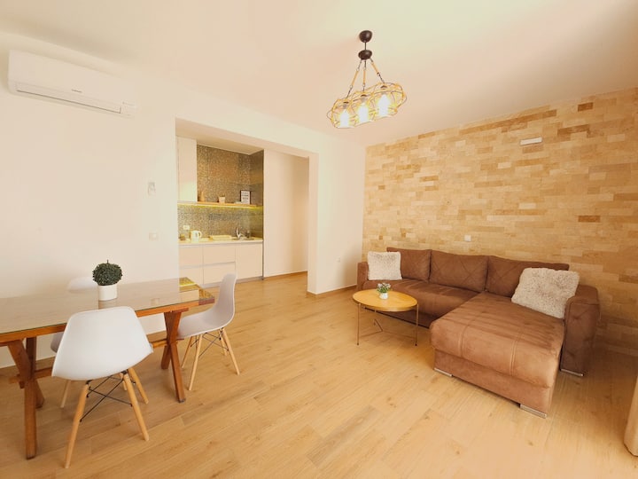 New Quiet And Cozy, Sunny Side One Bedroom Apt. - Montenegro