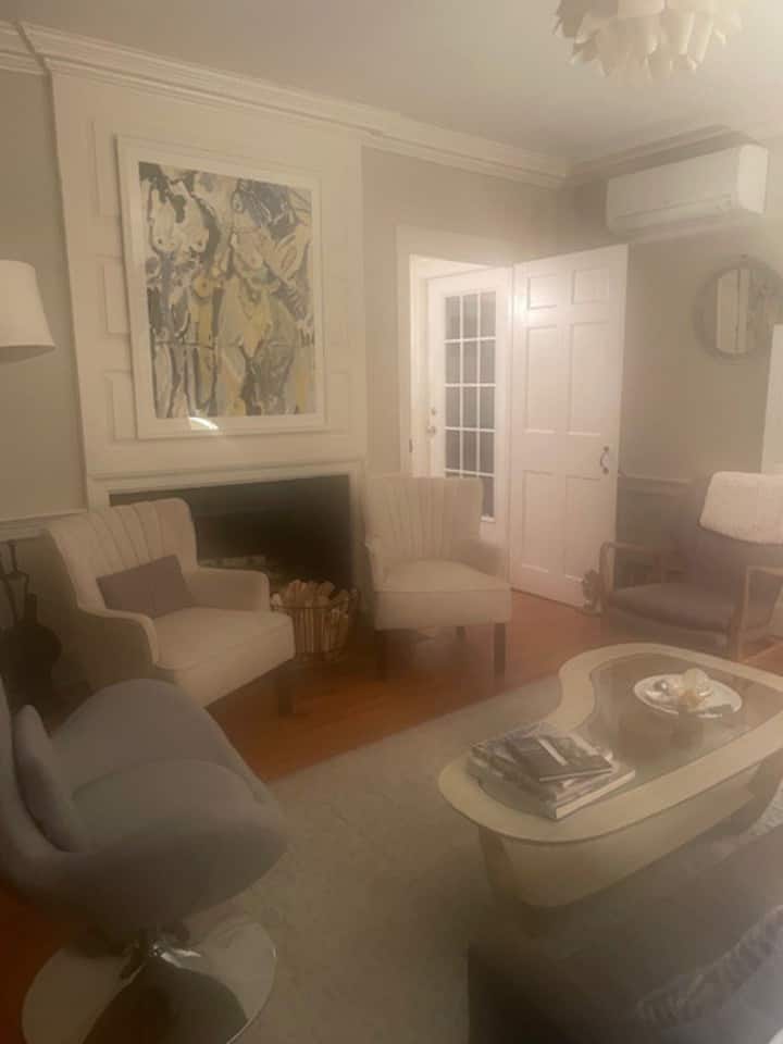 Historic Beautiful Home In Salem - Salem, MA