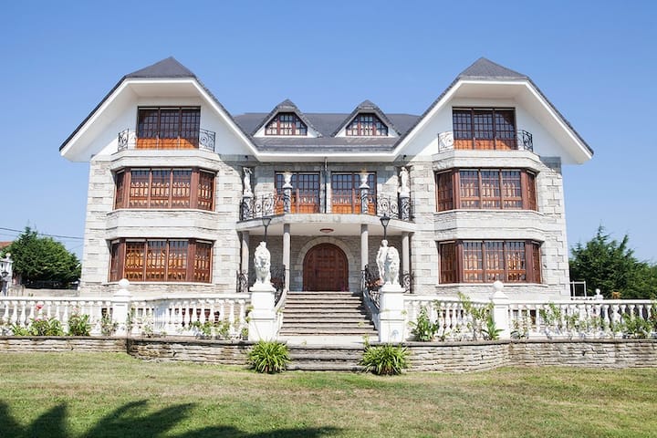 Hotel Antoyana. - Santander, Spain