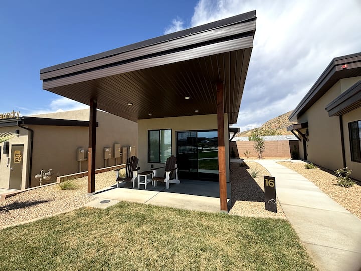 Luxury Casita 16, Near Zion Np - La Verkin, UT