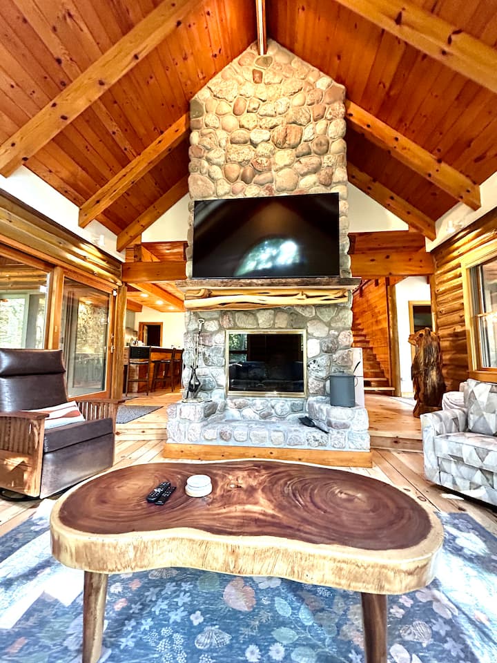 Swift Current Cottage - Interlochen, MI