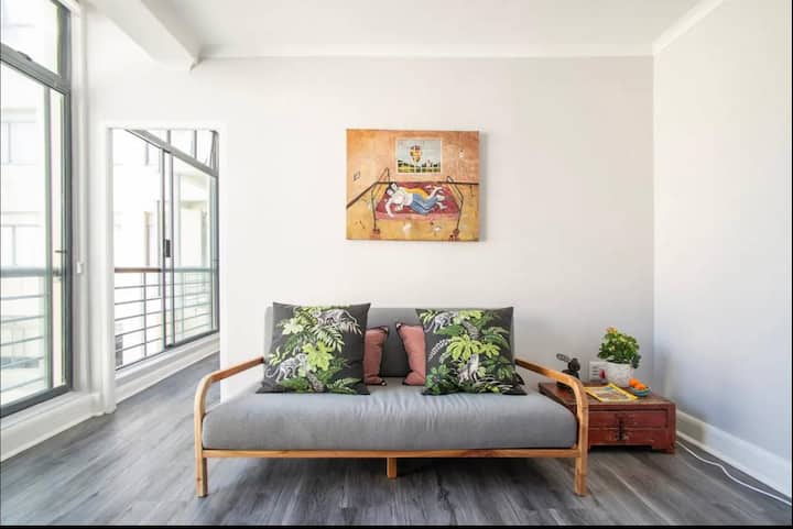 City Living With Mountain Views - Cape Town