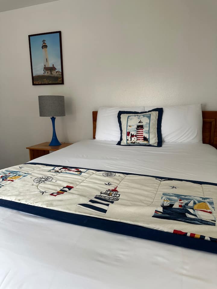 Queen Room With Kitchen - Waldport, OR