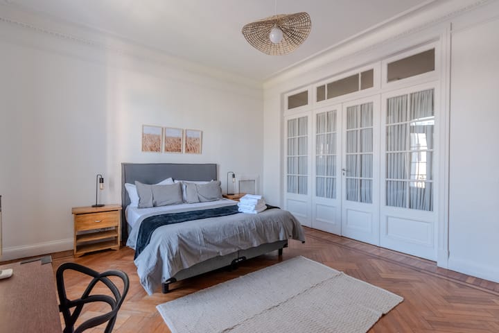 Amplio Departamento En La Ciudad De Buenos Aires - Buenos Aires