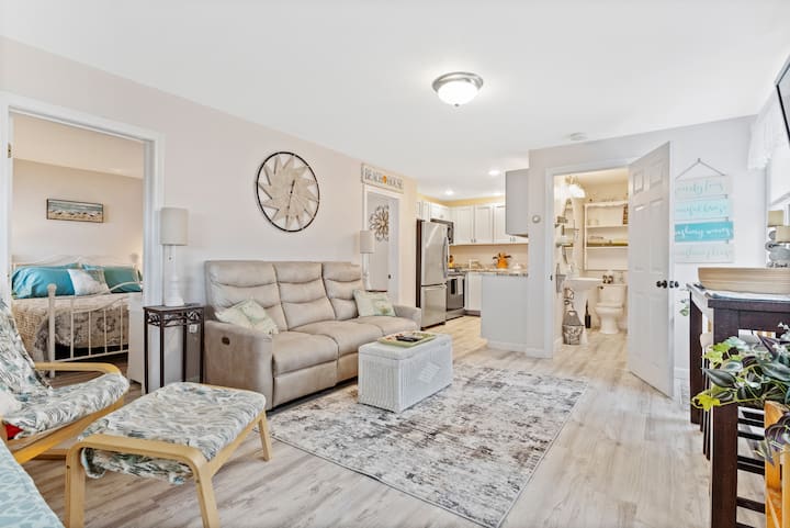 Gorgeous 2 Bedroom Getaway! - Seabrook, NH