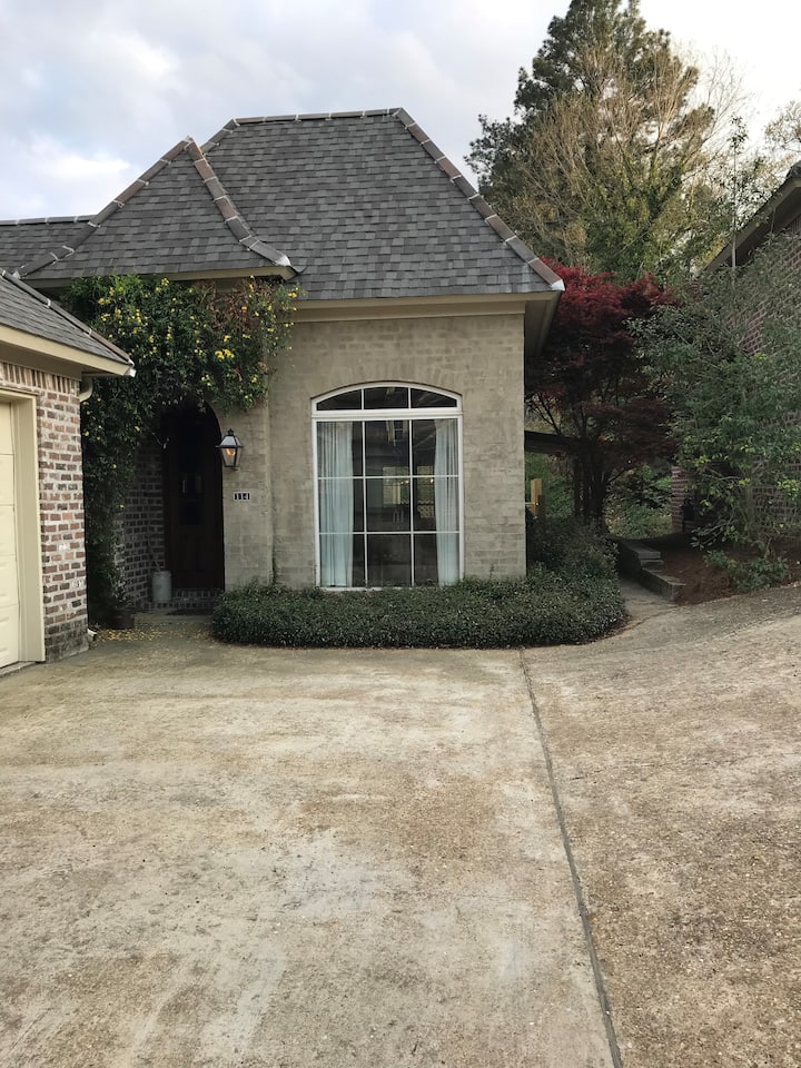 Quiet And Close To The Square - Oxford, MS