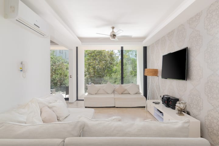 Stunning 4 Bdrm/ 4 Bath Apt. -10 Guest- - Playa del Carmen