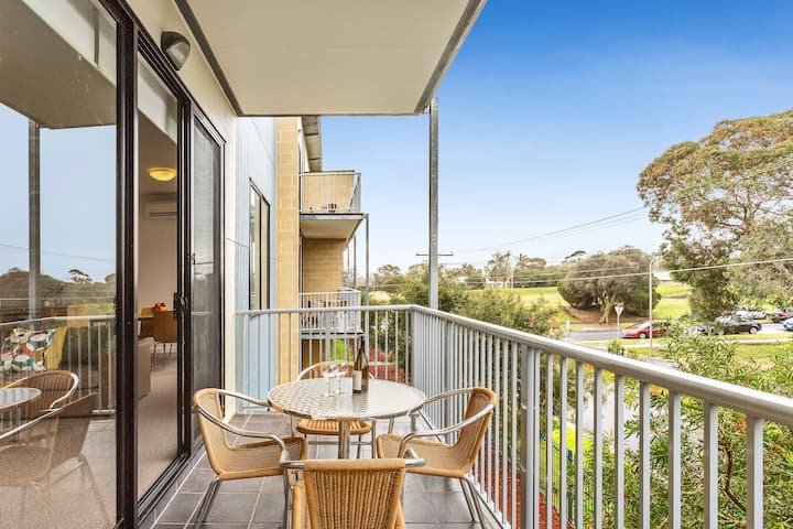 One Bedroom Apartment - Frankston