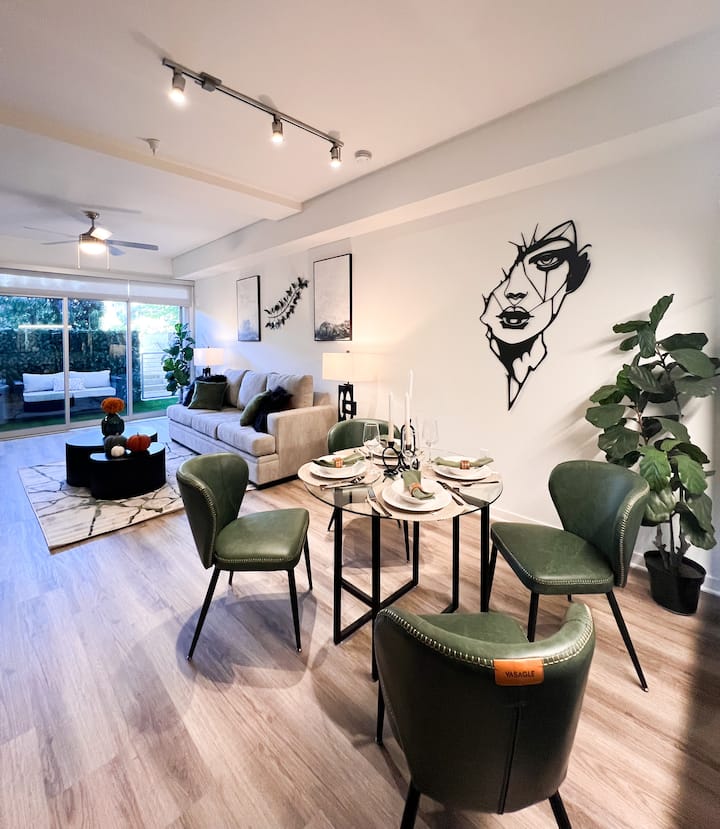 Cozy Studio Walk To Lacma W/ Patio, Pool & Parking - Los Angeles, CA