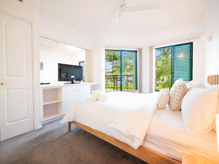 Reefside Escape - Cairns