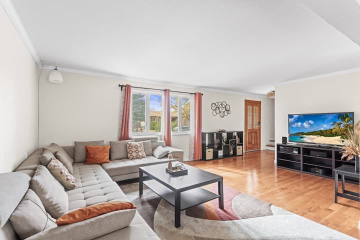 Cozy Central Aurora Home - Aurora, CO