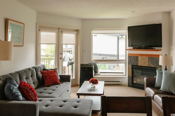 4 Bed Beach Condo W/ Lock Off Suites & Hot Tub - Parksville