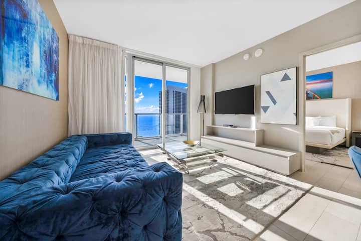 Oceanview Highrise Condo 𝙗𝙮 𝙎𝙏𝘼𝙔 𝙏𝙊𝘿𝘼𝙔 - Hollywood, FL