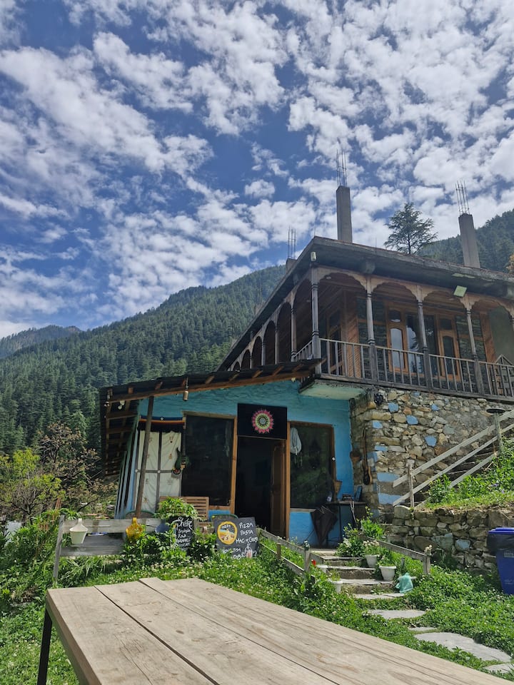 Neti-neti Cafe And Stay - Jibhi