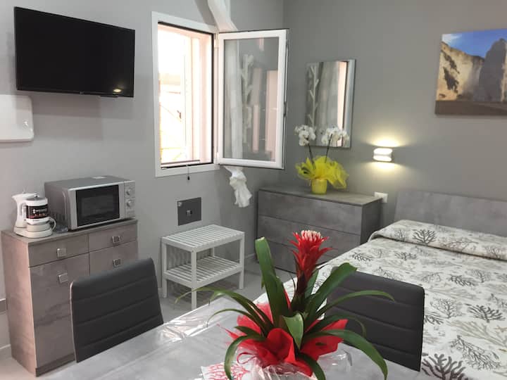 Monolocale In Paese Difronte Al Mare - Vieste
