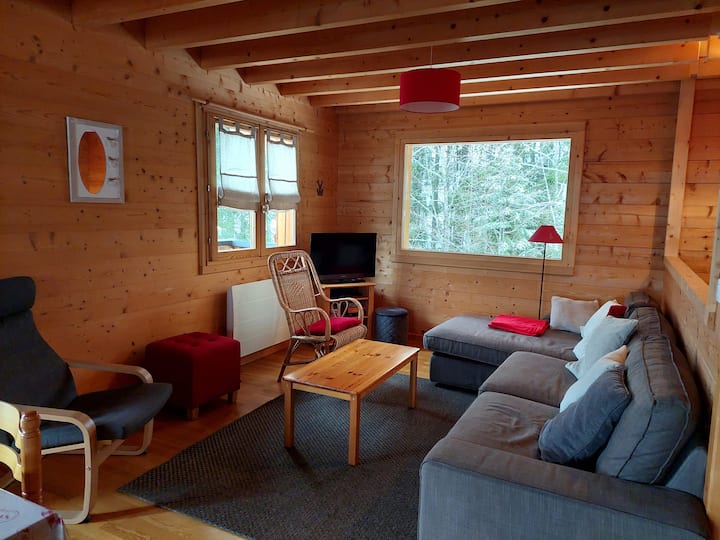 Chalet Dans Le Haut Jura
- Station Des Rousses - - Lamoura