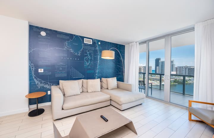 Beachwalk 1 Bedroom With Kitchen - Hallandale Beach, FL