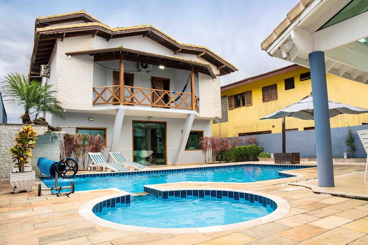Casa Espaçosa - Piscina Aquecida - Bertioga