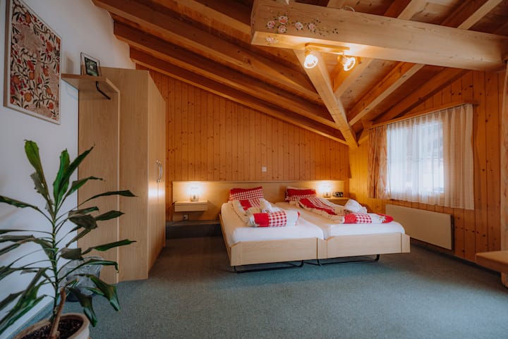 Lake View Double Room No. 3 - Brienz