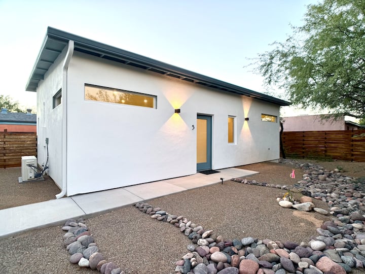 Modern Studio Home W. Private Yard  Solmod #5 - Tucson