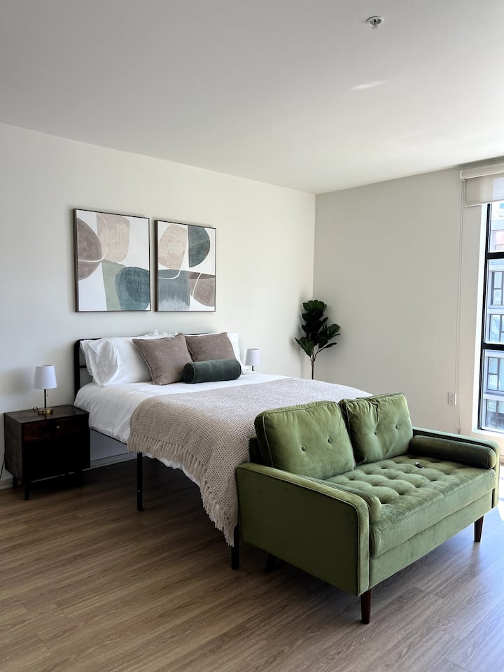 Hollywood Walk Of Fame W/parking, Pool & Gym - West Hollywood, CA