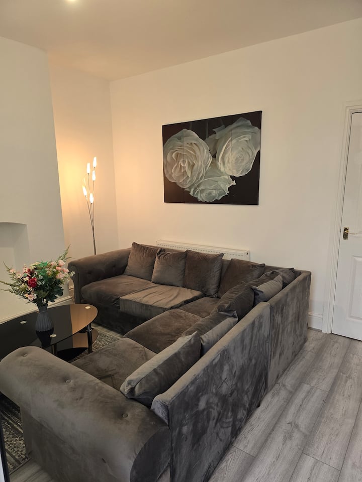 Realwood Homes Broomhill Road Entire House - Nottingham