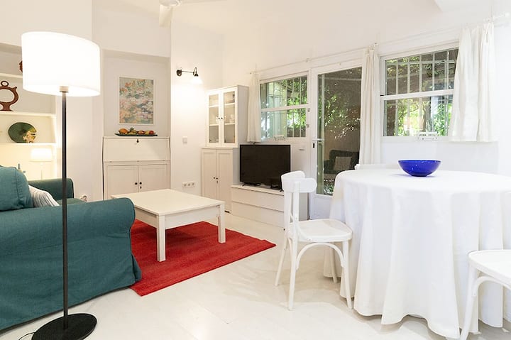 Nice House With Courtyard In Puerta Del Angel - Madrid