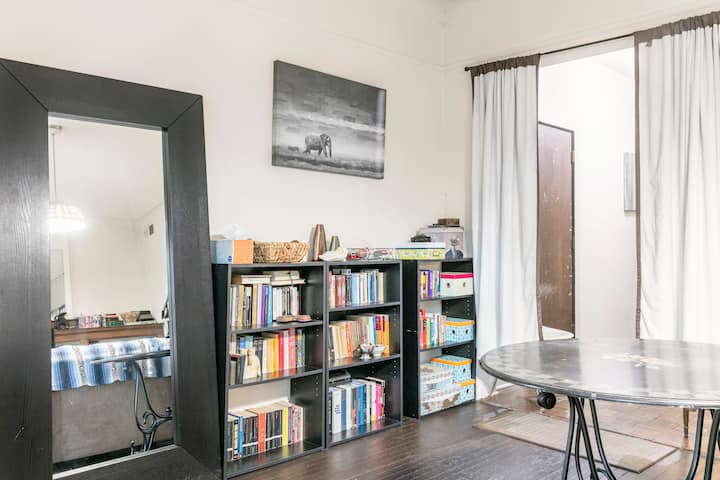 Sunny Room, 1 Street To Lake - Evanston, IL