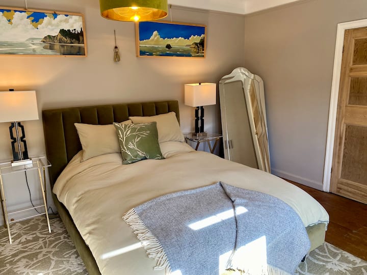 Ensuite In Award-winning Home - Bath