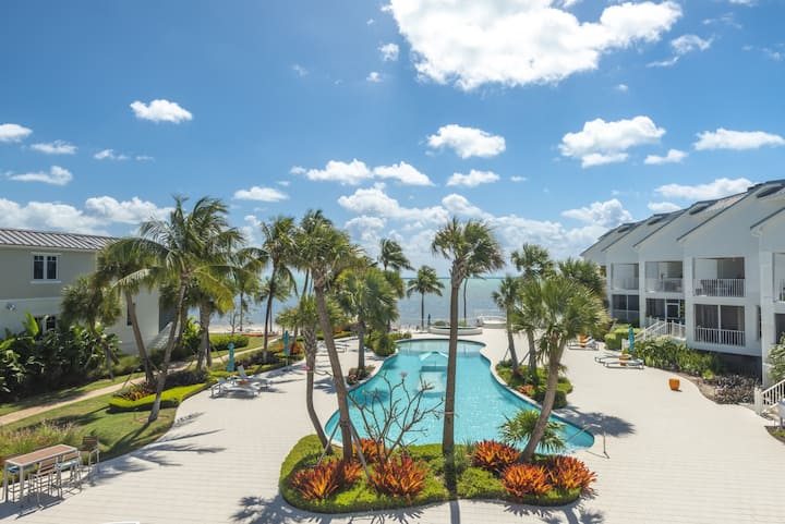 Maison Residences, 8 Bedroom Oceanfront W Pool - Islamorada, FL