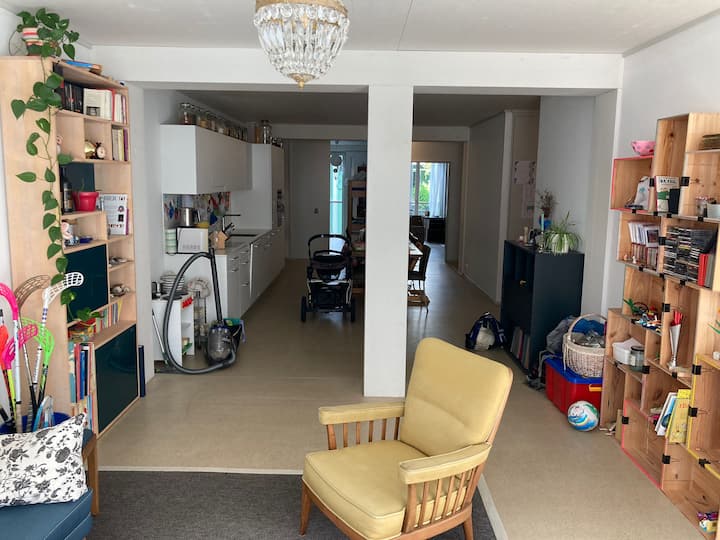 Schöne, Urbane, Voll Eingerichtete Familienwohnung - Canton of Zürich