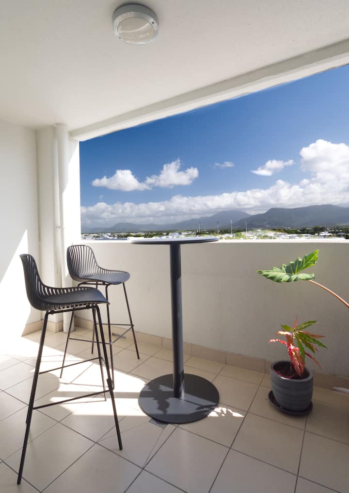 Tropical Sunsets - Studio In Cairns City - Cairns Airport