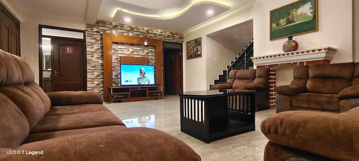 Breathtaking Valley View Mansion - Coonoor