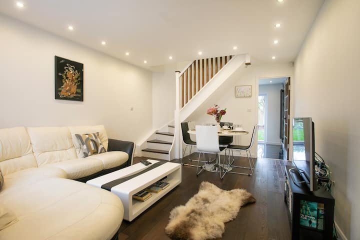 Charming Home - Free Parking - Private Garden - Nottingham