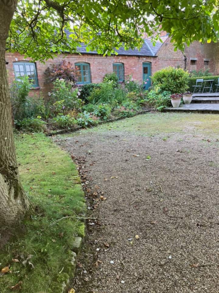Courtyard Cottage - Peckforton Castle