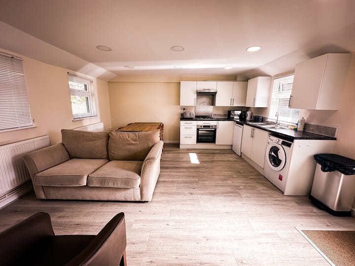 Welcome To 
Chobham Ridge Lodge! - Woking